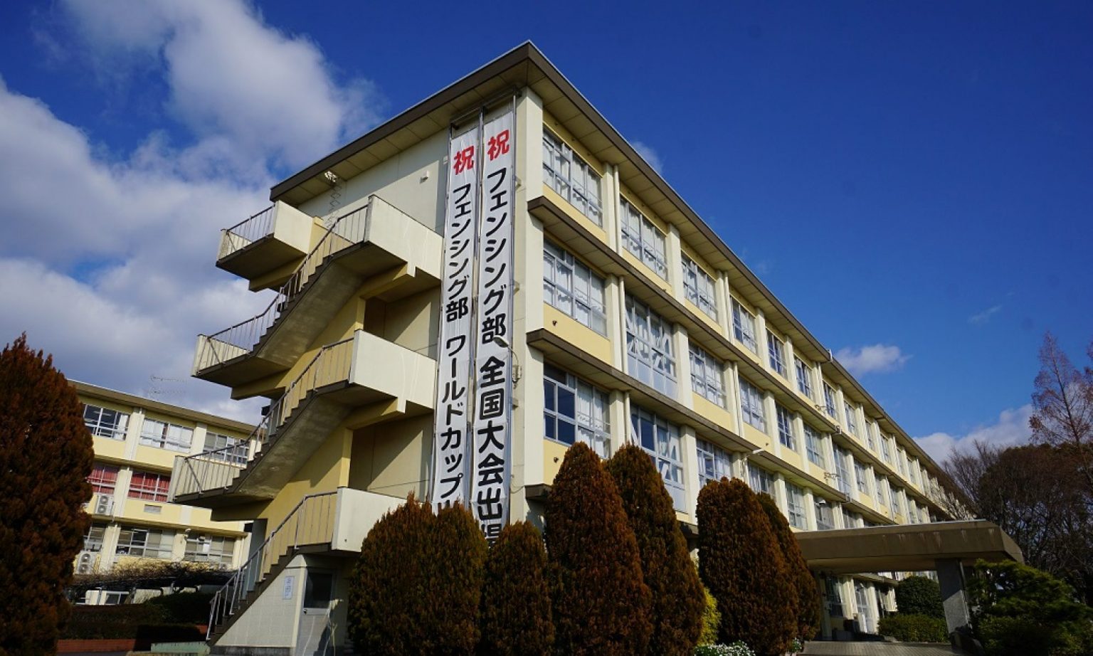 [吹奏楽部] イオン柳津店30周年記念イベントに出演しました – 岐阜県立羽島北高等学校